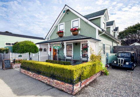 About Us | Pattersons Pub Mendocino